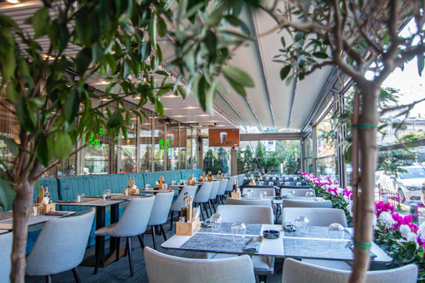 Grupul de firme Nuba anunţă cumpărarea lanţului de restaurante Il ...