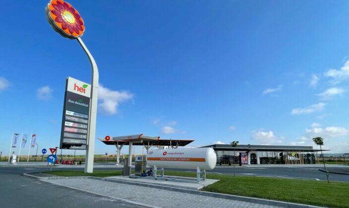 Rompetrol a inaugurat două noi stații de vânzare a carburanților pe ...