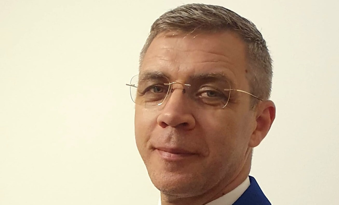 Servicii profesionale - Compania Star Storage îl recrutează pe Viorel ...