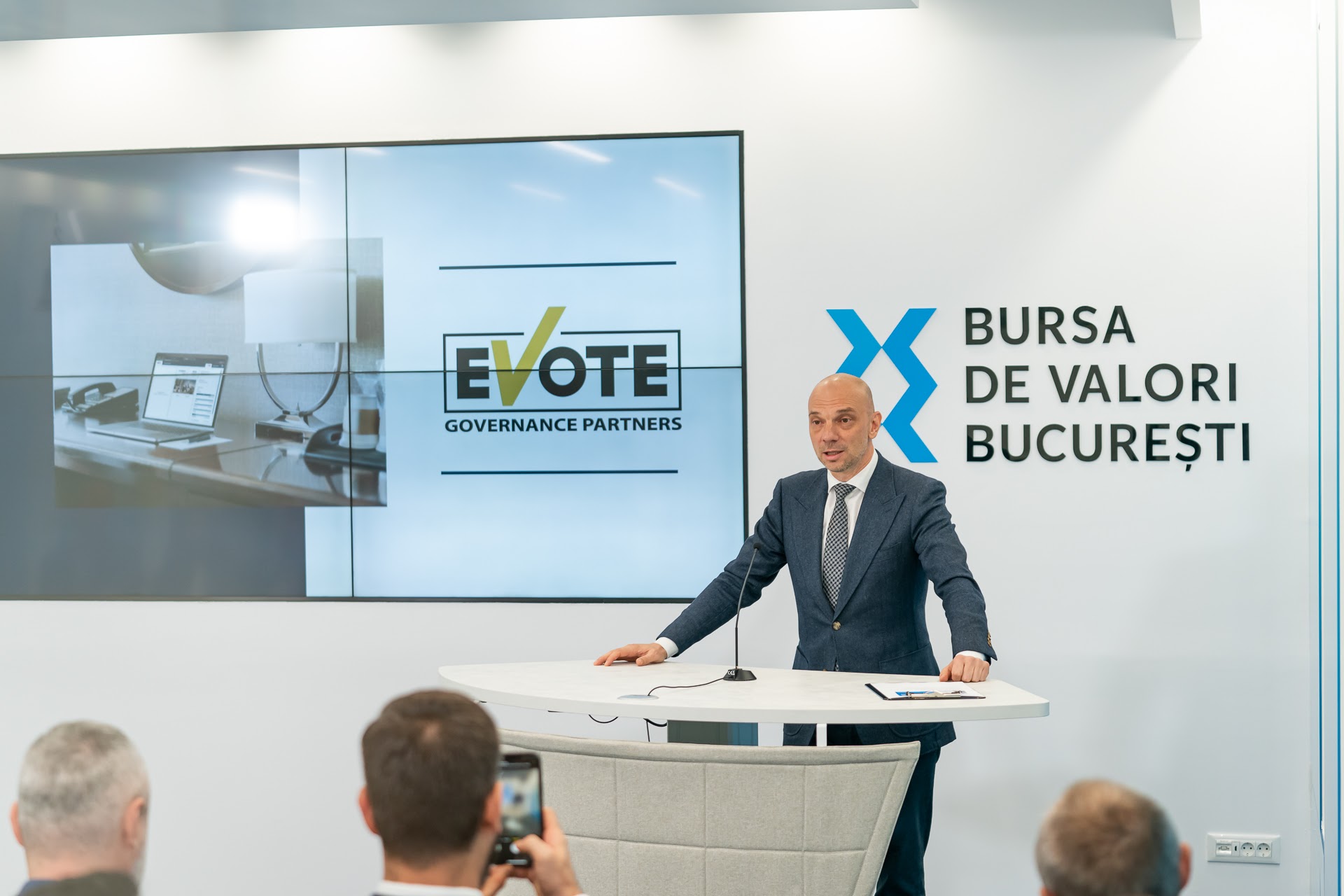 eVOTE dorește să aducă digitalizarea AGA în Ungaria, Cehia și Polonia ...