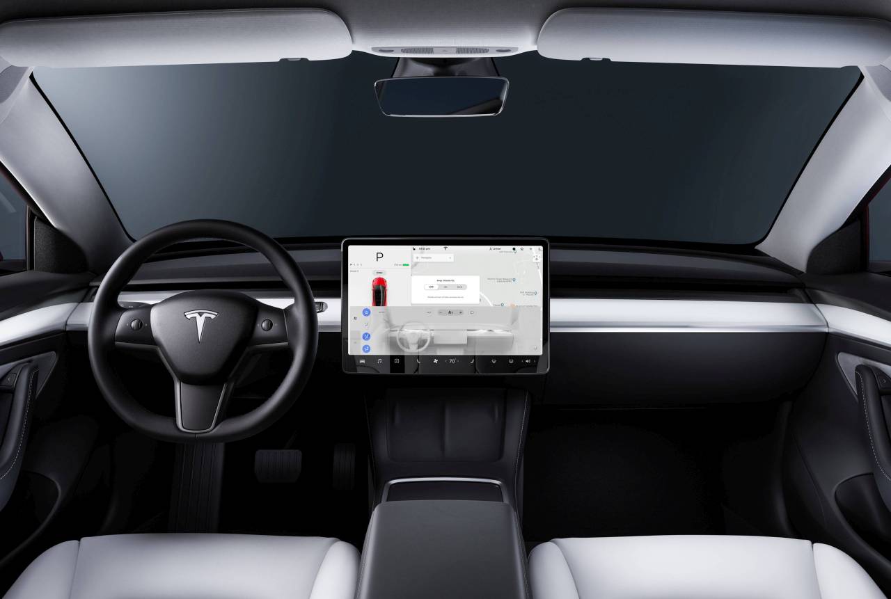 Tesla a prezentat noul Model 3 la București. Primul eveniment oficial ...