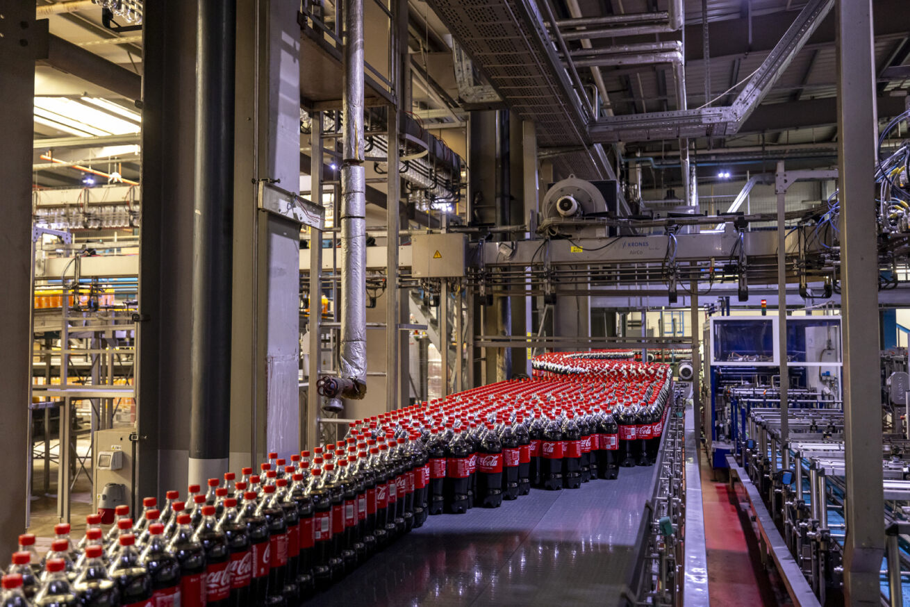 Coca-Cola HBC: Taxa pe zahăr ar scumpi produsul la raft cu 15-25%. Se ...