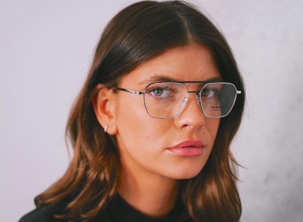 Cât câştigă un influencer: Laura Giurcanu a avut afaceri nete de peste ...