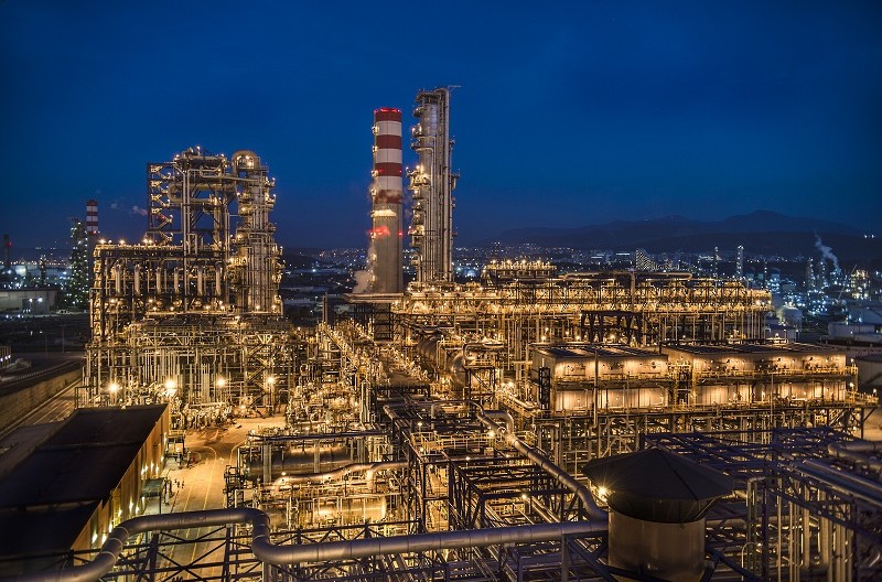 Cea mai mare rafinărie din lume a semnat un contract de achiziție de ...