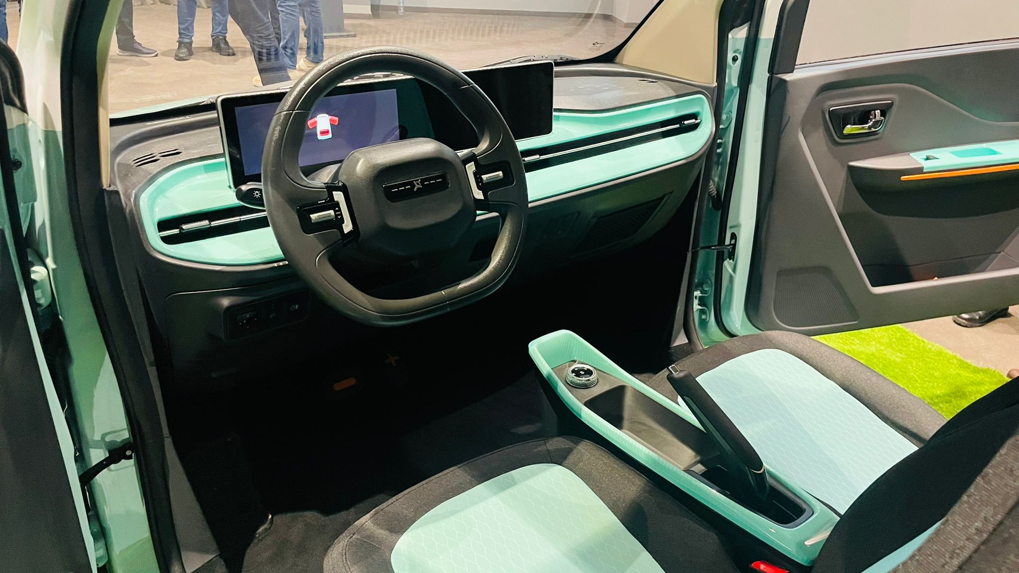 Brașovenii de la Visual Fan lansează linia de business Allview Auto ...