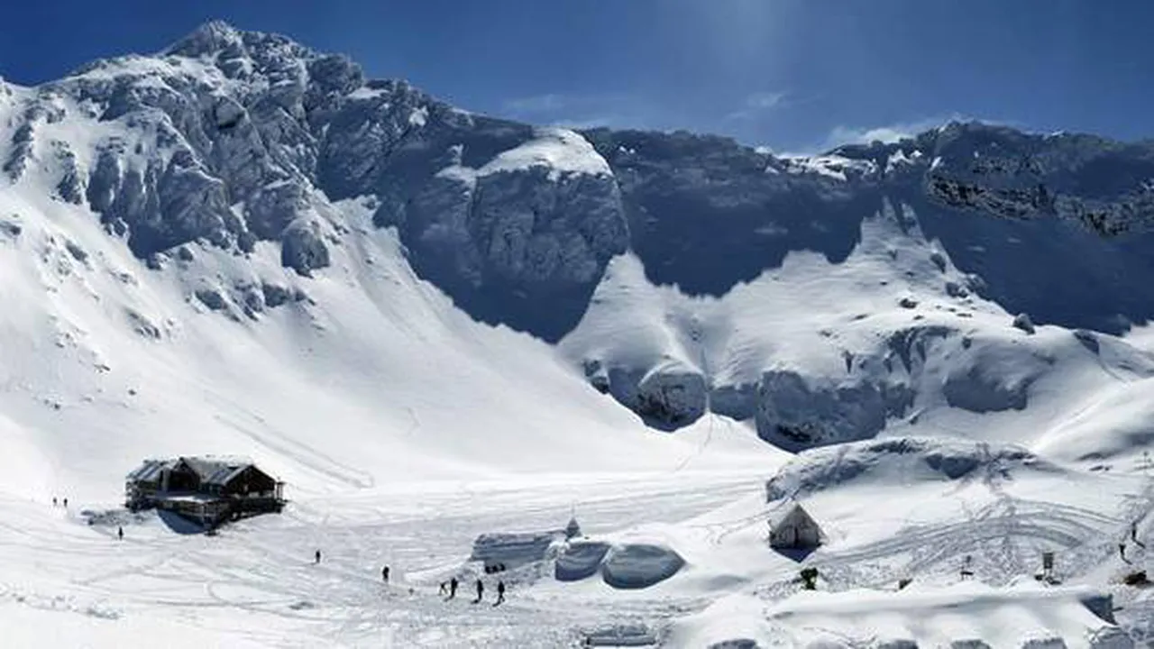 Meteorologii sibieni avertizează că e risc mare de avalanșă la ...