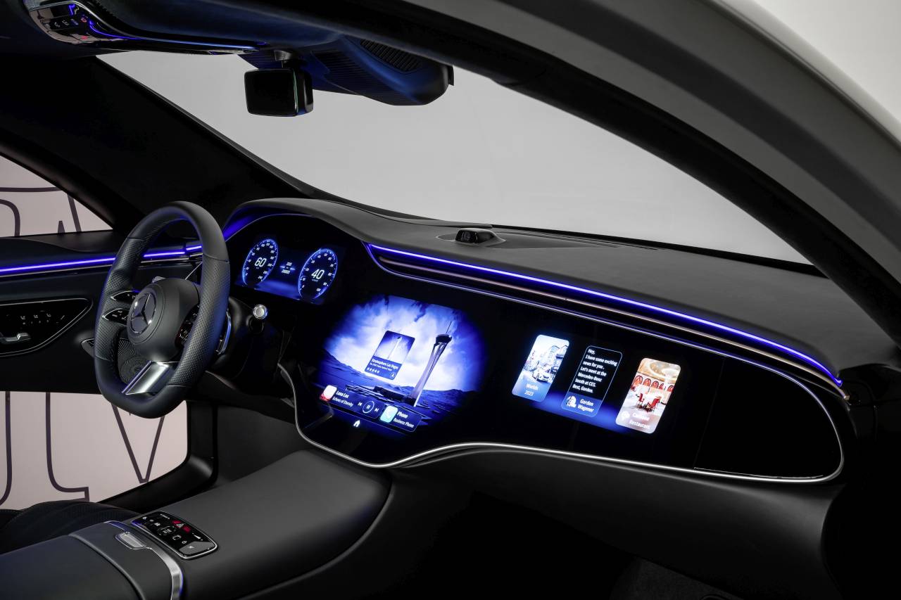 Mercedes-Benz a prezentat sistemul MBUX cu asistent virtual la CES 2024 ...