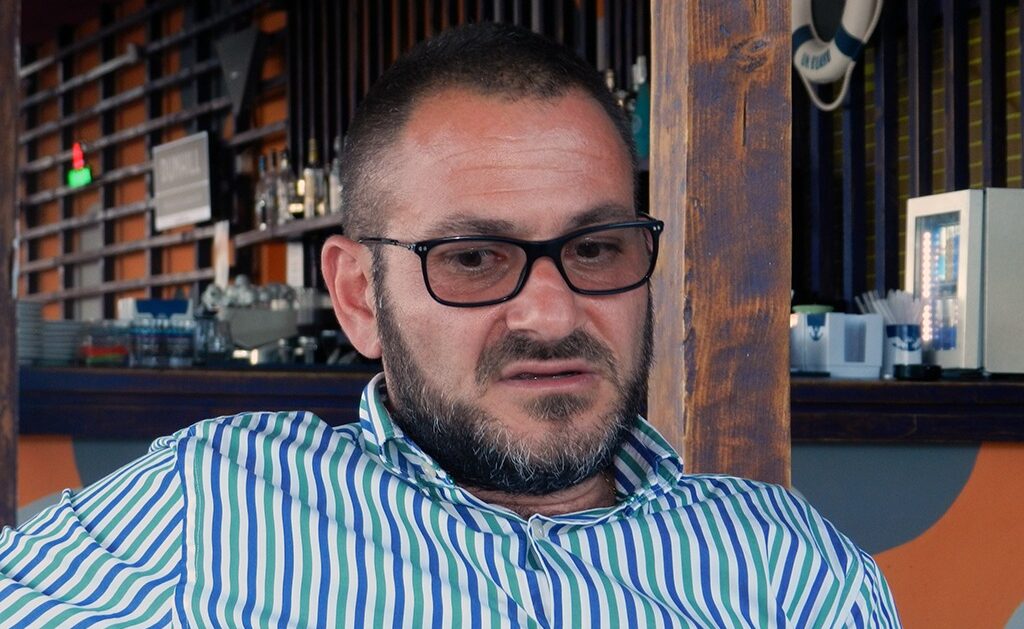 Update: ANPC anunță că a controlat crescătorii de pui galbeni. Nereguli ...