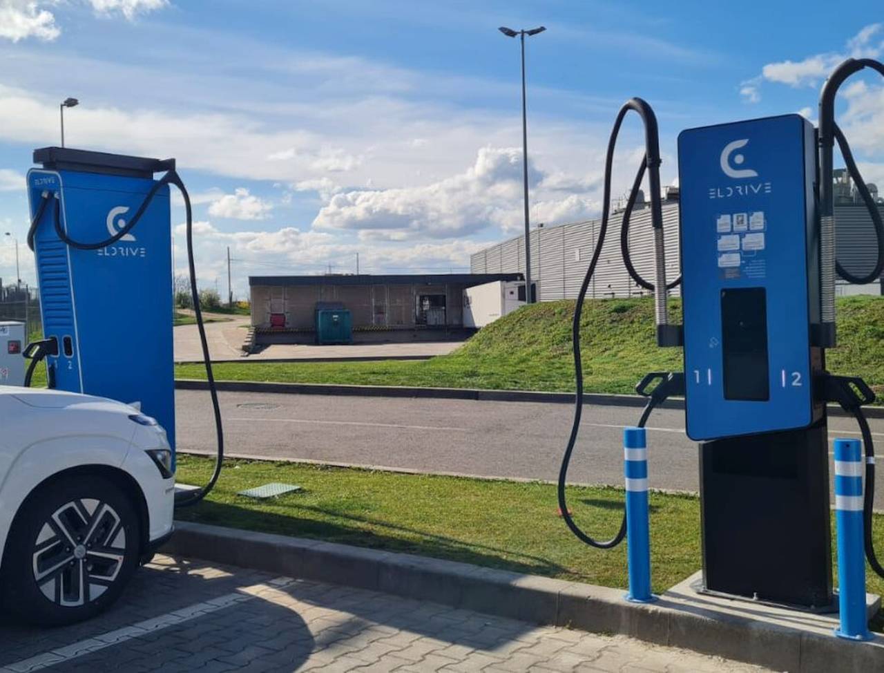 Tranzacție de 5 mil. euro între Eldrive și MOON Power pe piața stațiilor de încărcare pentru ...