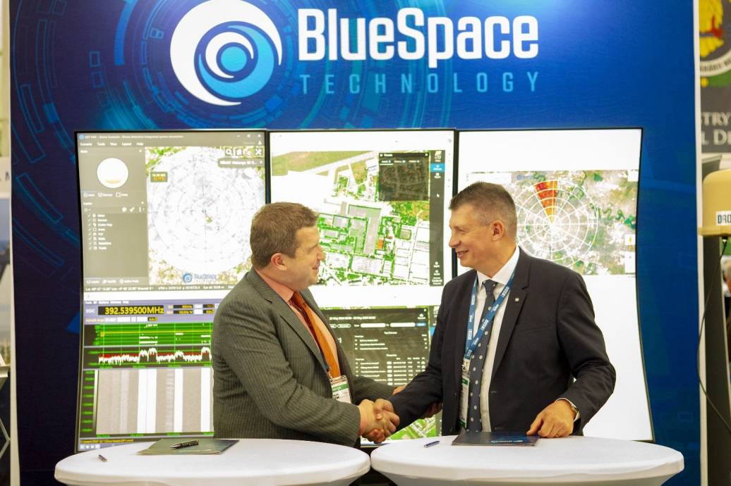 Britanicii de la Marshall şi producătorul român Bluespace Technology ...
