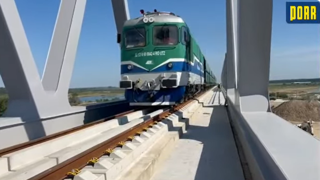 Calea ferată București - Giurgiu: Tren în teste pe Podul Grădiștea, ce ...