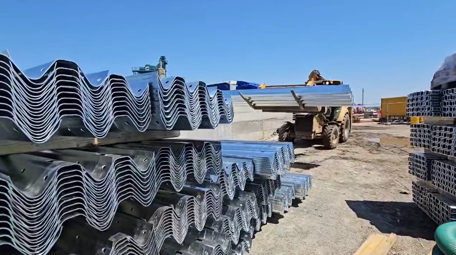 "Autostrada Ford Otosan": A început livrarea parapetelui de protecție ...