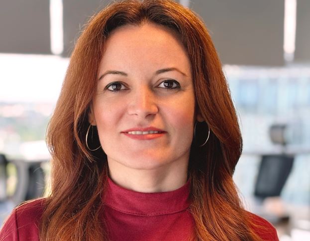 Servicii profesionale - Elena Cozianu, director HR la Altex România ...