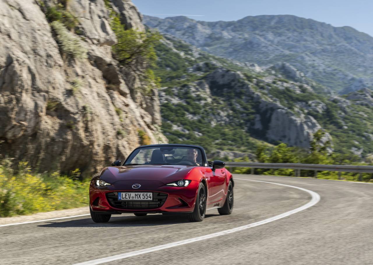 Mazda MX-5 sărbătorește 35 de ani cu o serie de îmbunătățiri ...