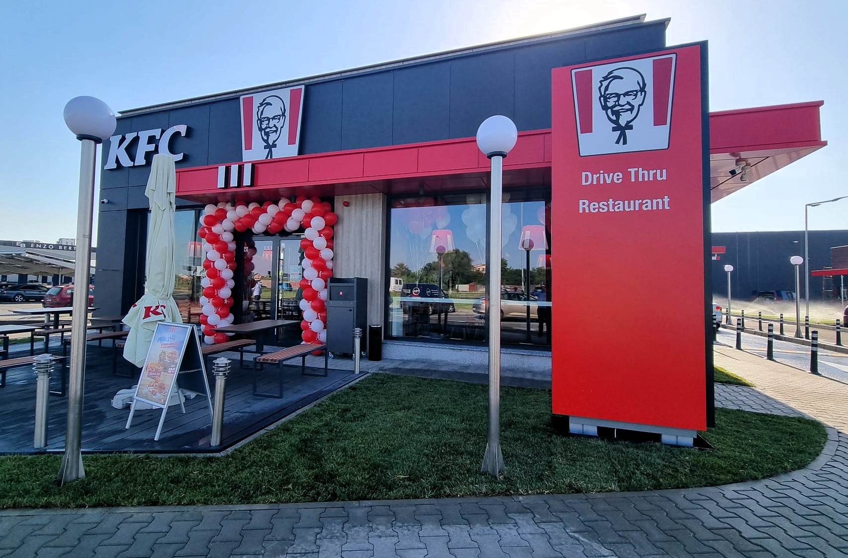 Început de an mai greu pentru Sphera Franchise Group, deținătorul brandurilor KFC, Pizza Hut și ...