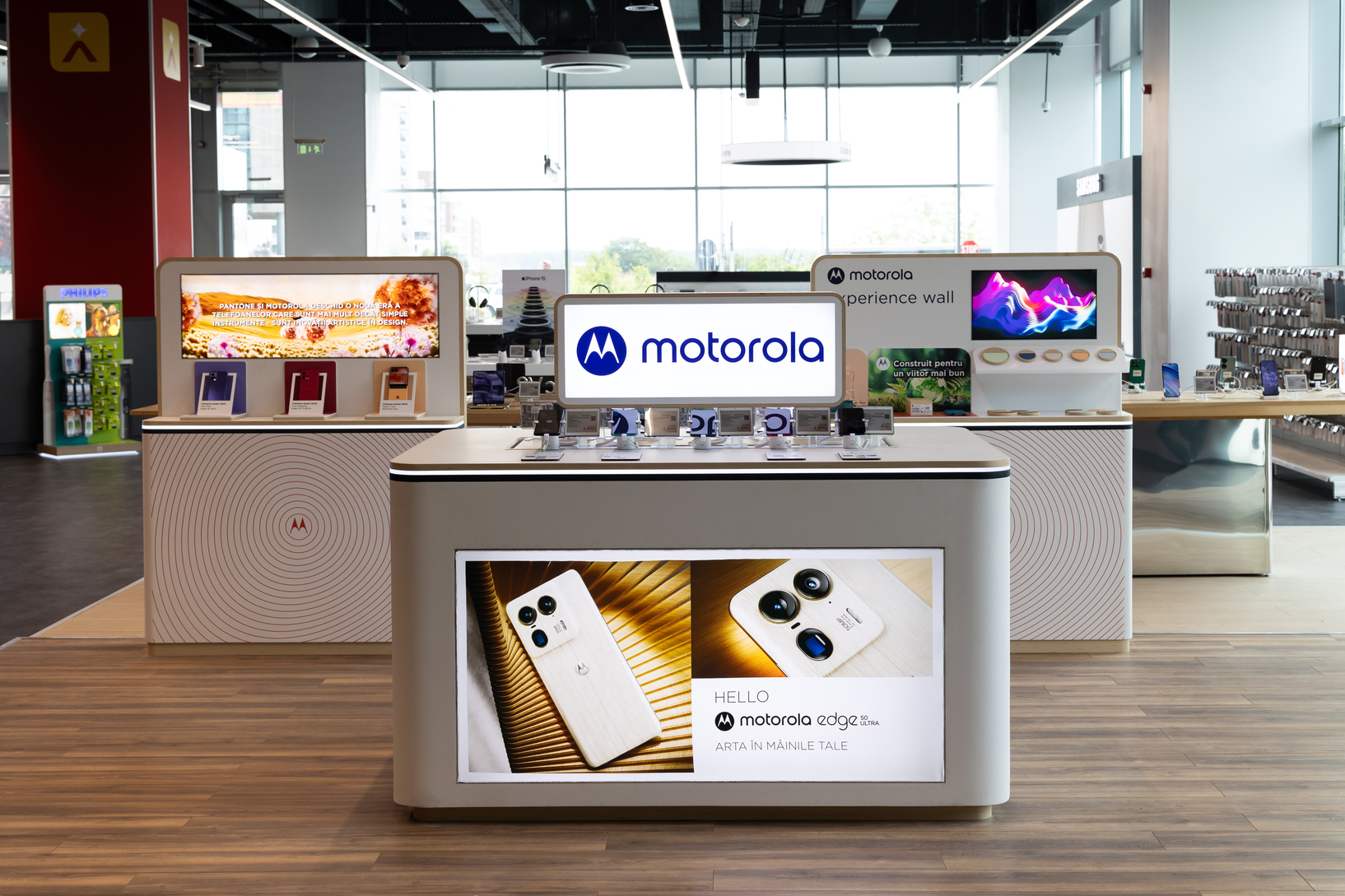 Motorola își consolidează prezența în România: 1 din 10 telefoane ...