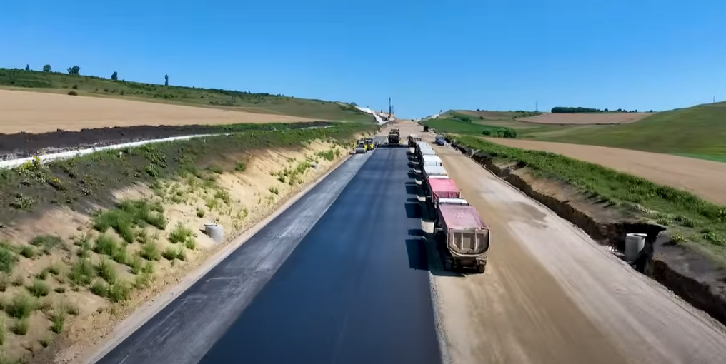 Top constructori autostrăzi: Dimex 2000, Coni și UMB au avut cele mai ...