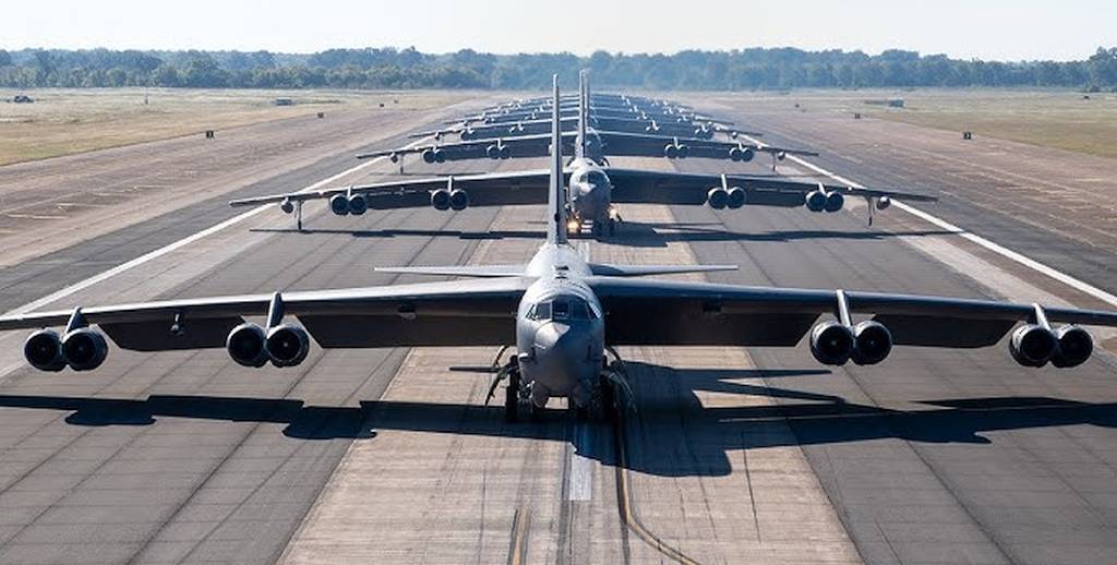 SUA mută avioane B-52 în Orientul Mijlociu pentru a apăra Israelul ...