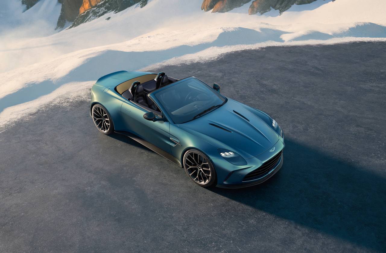 Aston Martin a prezentat Vantage Roadster, o decapotabilă cu V8 biturbo ...