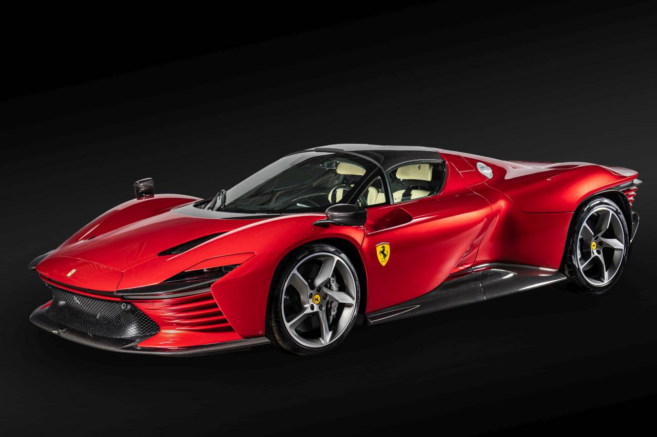 Ferrari va dezvălui inima tehnologică a primului său model electric în ...
