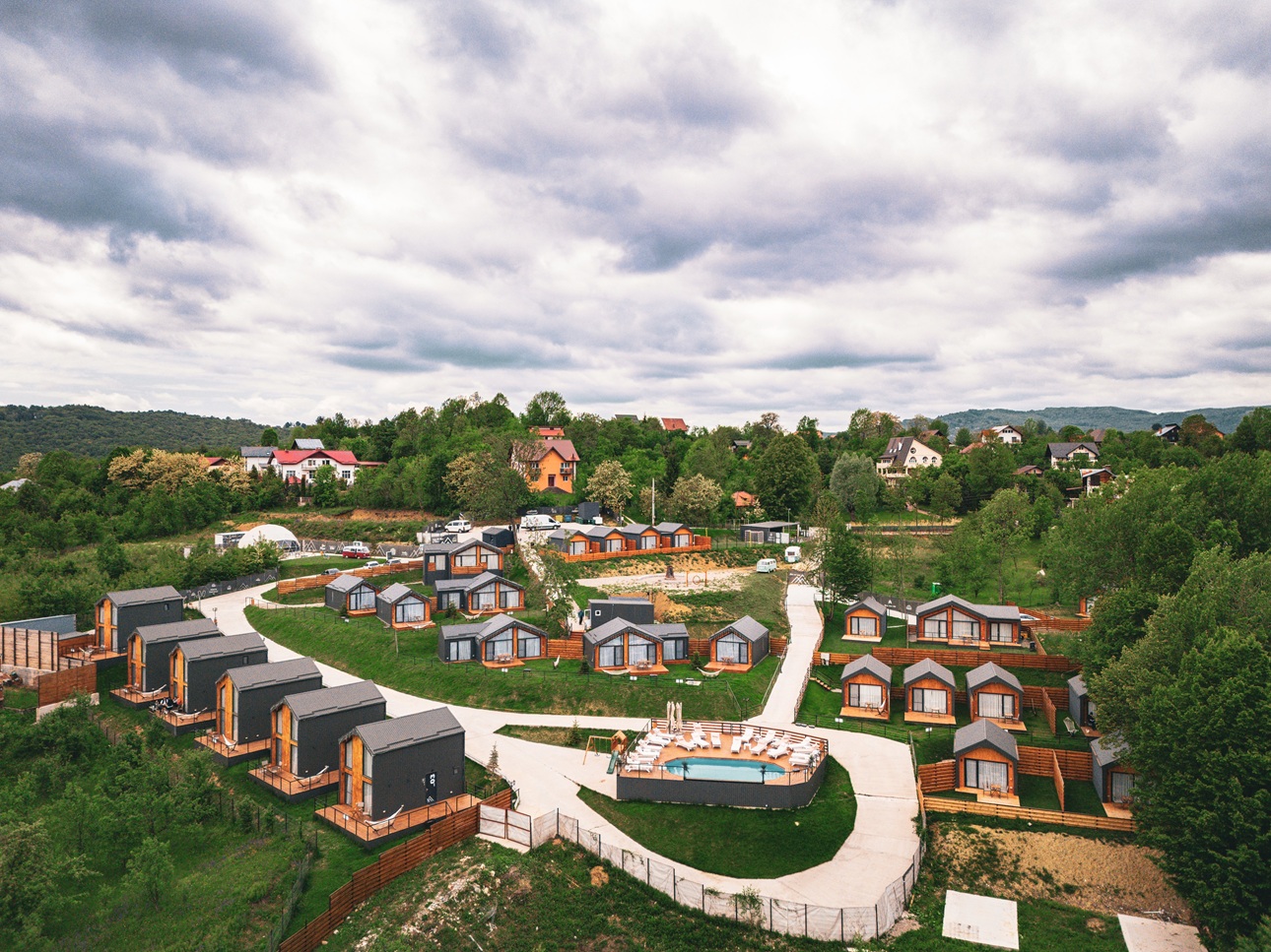 Moon Resort, concept turistic lansat de Cristian Brânză, a raportat ...