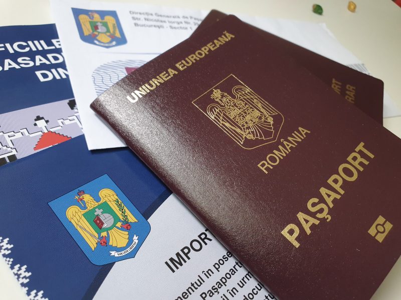 Lege nouă pentru paşapoarte. Ce spun normele aprobate de Guvern ...