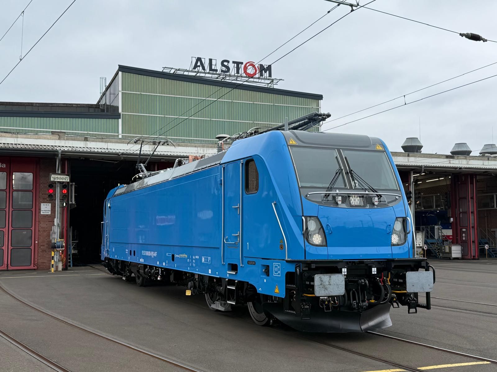 Prima locomotivă Alstom destinată României a plecat din fabrica din ...