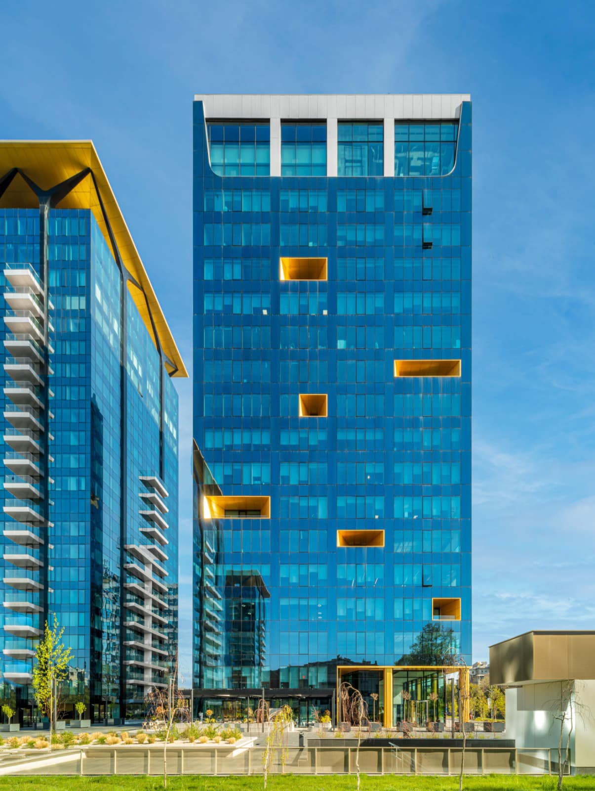 One United Properties vrea să ia credite de peste 106 de milioane de ...