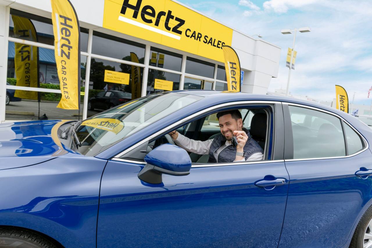 Hertz va colabora cu Amazon pentru comercializarea de vehicule second ...