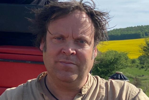 Avem un nou "român de ispravă" - Jurnalistul britanic Charley Ottley a ...