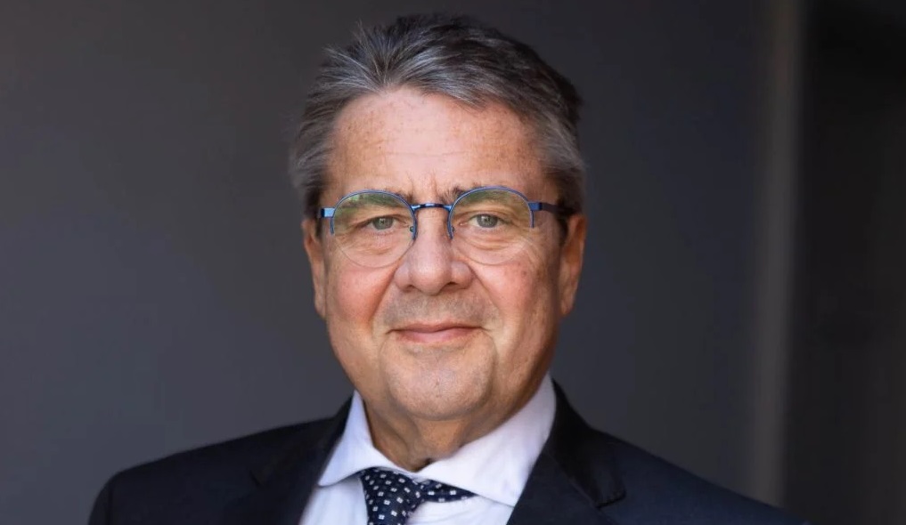 Fostul ministru german Sigmar Gabriel recunoaște că evaluarea în trecut ...