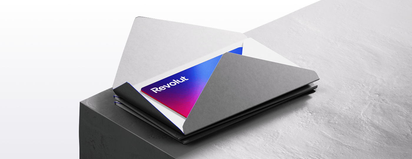 FOTO Premieră în România. Revolut lansează primul card secret din țară ...