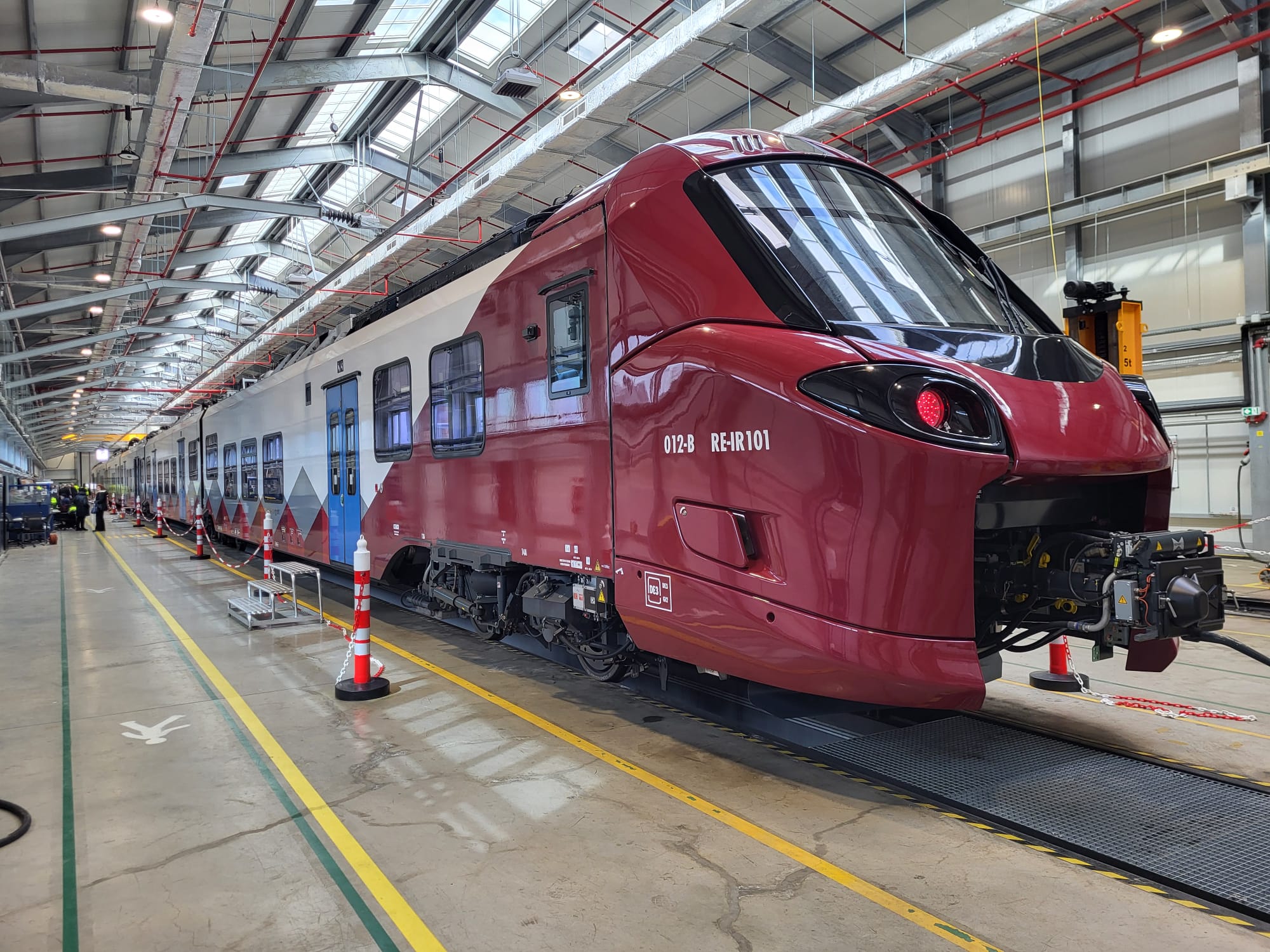 CFR Călători introduce azi tren nou de la Alstom pe ruta București Nord ...