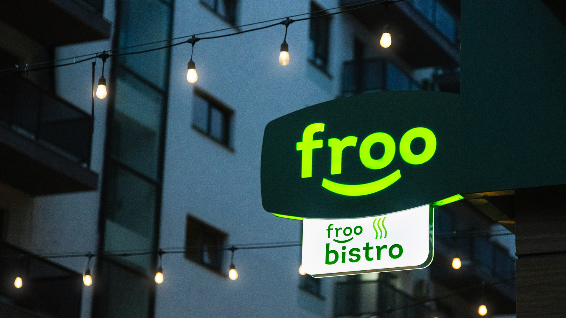 Polonezii de la Froo se extind și în Brașov, Craiova și Ploiești ...