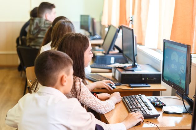 Circa 30% din școlile din România au calculatoare recondiționate ...